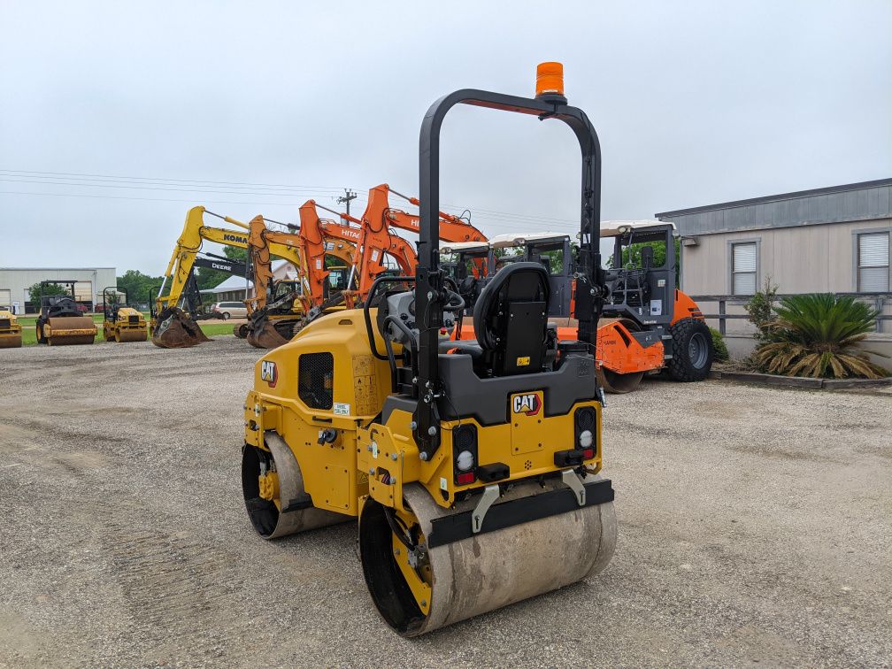2022 Caterpillar CB2.7 GC Asphalt Roller - 576320 - Machine New