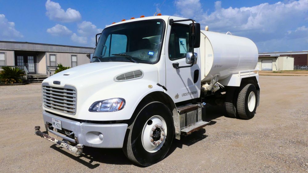2017 Freightliner M2 106 Water Truck - 576352 - Machine New