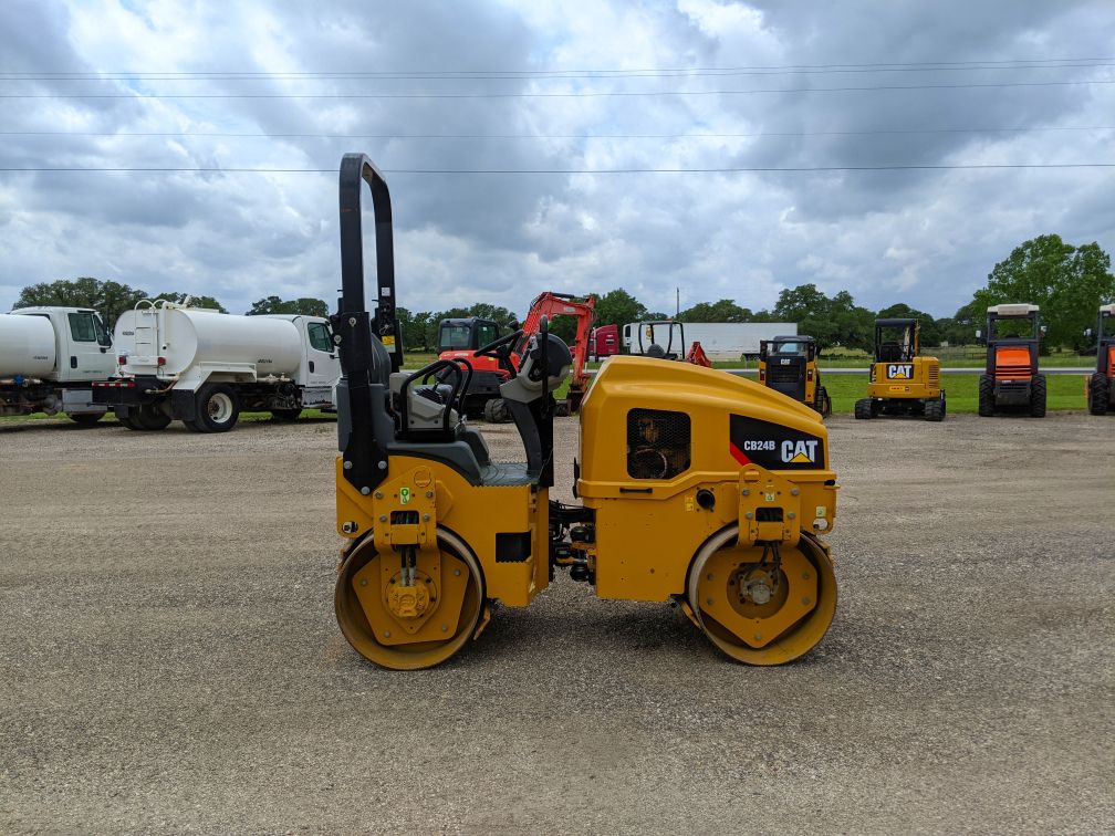 2019 Caterpillar CB24B Asphalt Roller - 576128 - Machine New