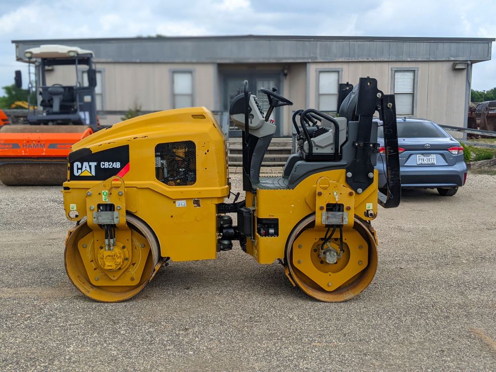 2016 Caterpillar CB24B Asphalt Roller - 576125 - Machine New