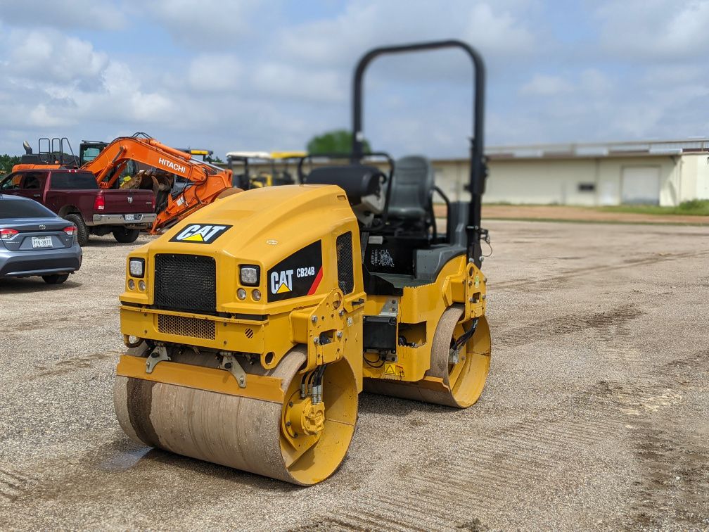 2019 Caterpillar CB24B Asphalt Roller - 576130 - Machine New