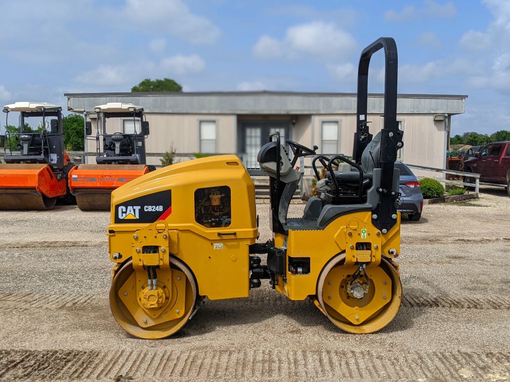 2019 Caterpillar CB24B Asphalt Roller - 576130 - Machine New