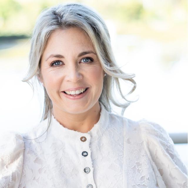 Undo Redo artists: Anna McMahon