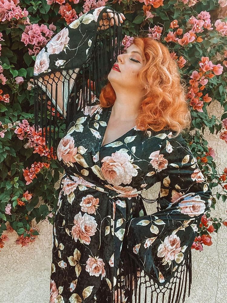 101 Ways to Pose | A Posing Guide by Christine Buzan