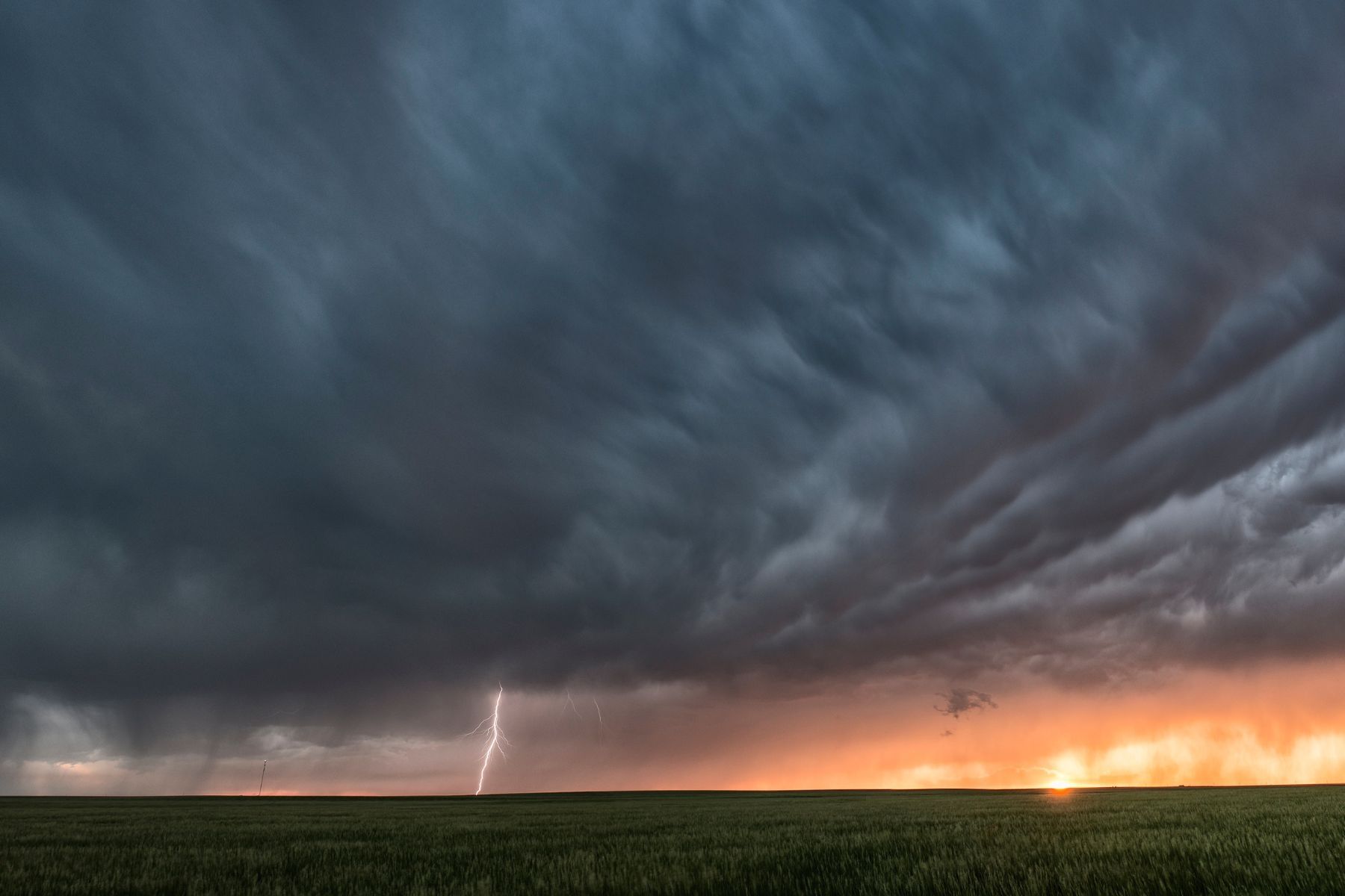 Storm Chasing: Supercells & Tornadoes Photo Workshop