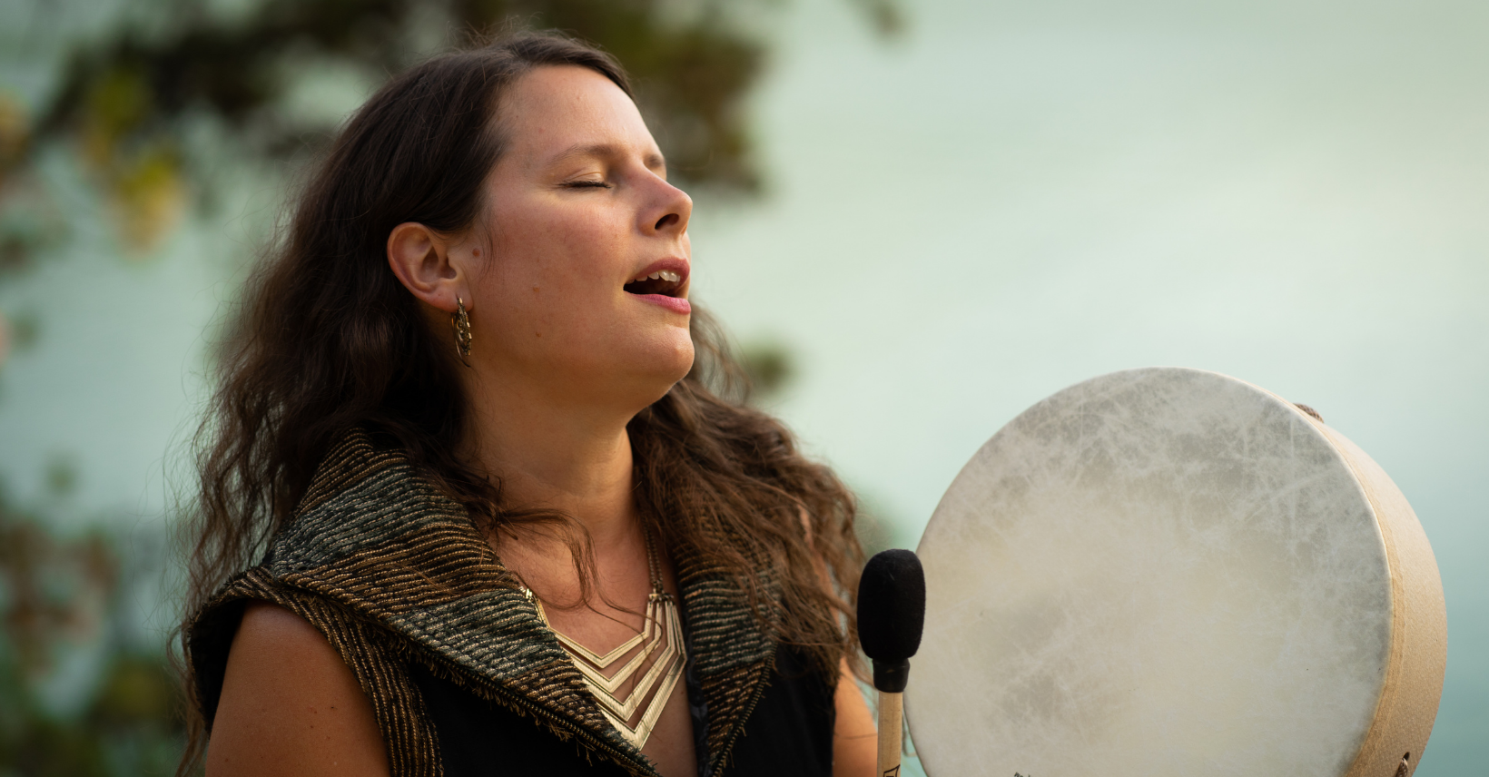 Song Circles with Flora