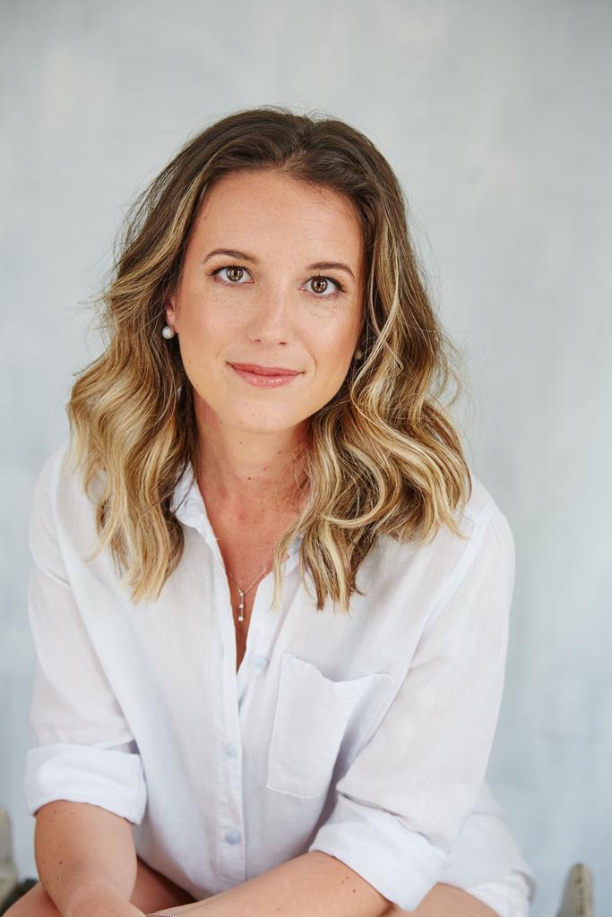 Lindsey Victoria | Acting & Presenting